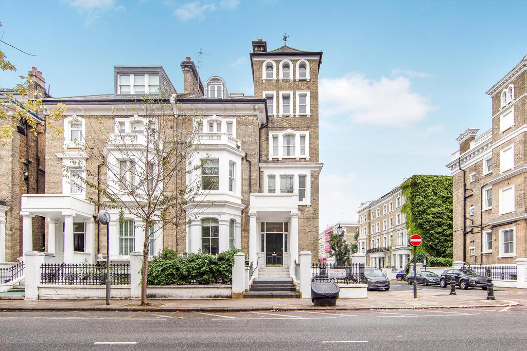 Redcliffe Gardens, London, SW10 1 bed flat - £2,600 pcm (£600 pw)