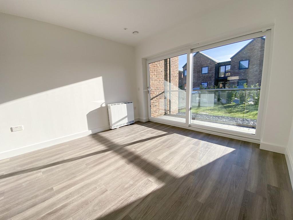 29 Fen View Court 2 bed terraced house - £1,700 pcm (£392 pw)