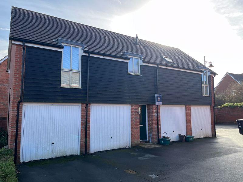 Allen Road, Shaftesbury SP7 2 bed coach house - £175,000