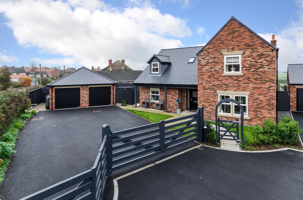 Mowbray Court, Dishforth Village, Thirsk 4 bed detached house - £699,999