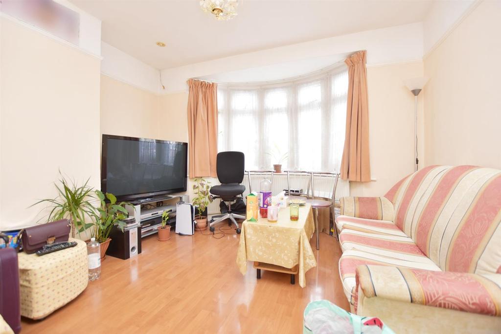 Roxeth Green Avenue, Harrow, HA2 0QW 3 bed terraced house - £510,000