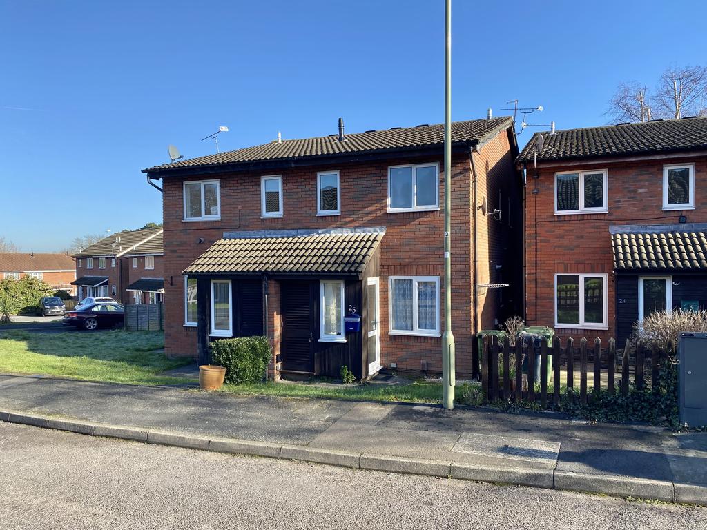 Harbourne Gardens, West End SO18 1 bed house - £199,950