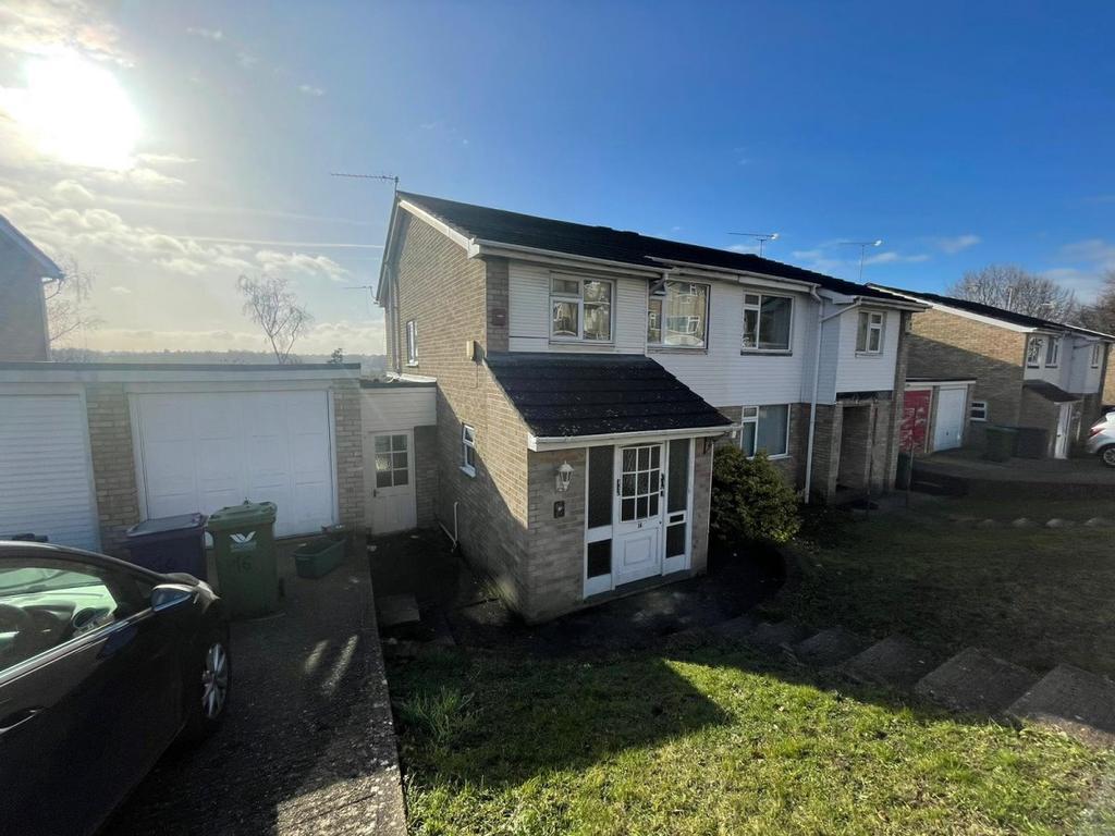 Partridge Way, Hp13 3 bed semi-detached house - £1,800 pcm (£415 pw)