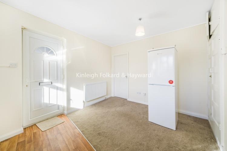 Albany Road London E10 1 bed flat - £1,200 pcm (£277 pw)