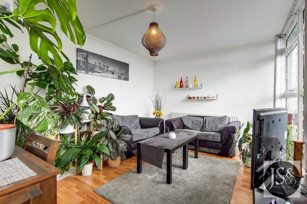 Brydale House, Rotherhithe Street... 1 bed flat - £1,647 pcm (£380 pw)