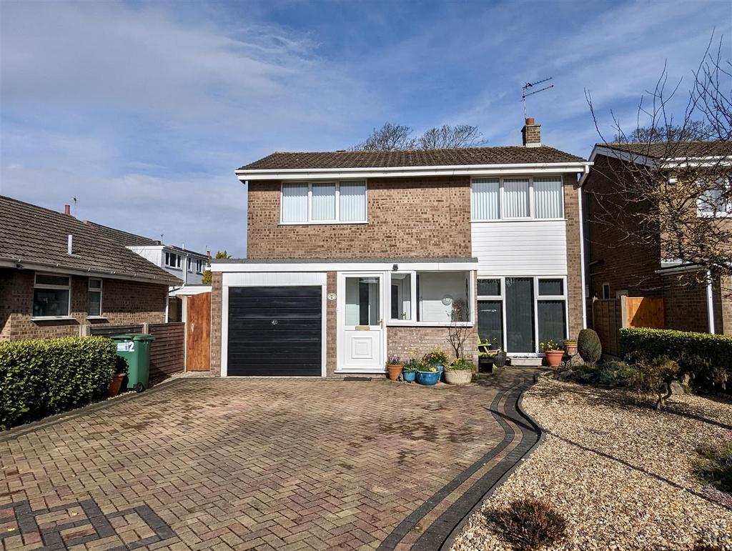 Cedarwood Close, Lytham 4 bed detached house - £449,950