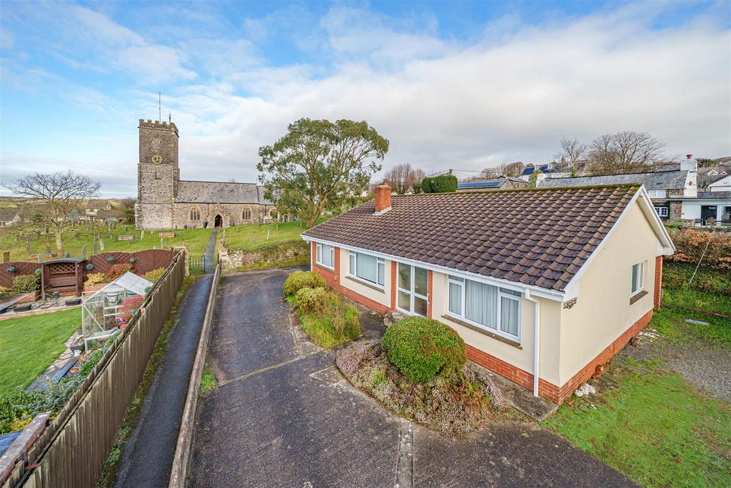 Bratton Fleming, Barnstaple 2 bed bungalow - £325,000