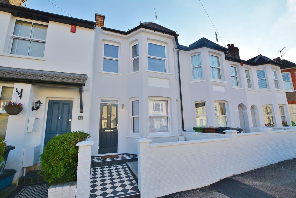 Glencoe Road, Bushey, Herts, WD23 3 bed terraced house - £1,800 pcm (£ ...