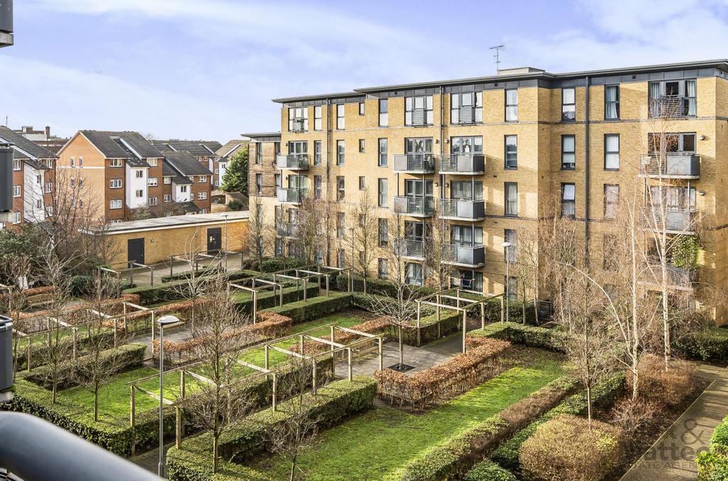 Spa Road, Bermondsey, London, SE16 3 bed flat - £675,000