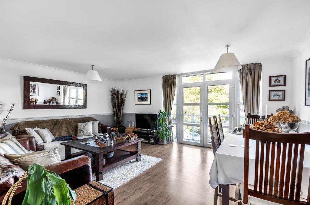 Eleanor Close, Canada Water, SE16 1 bed flat - £425,000