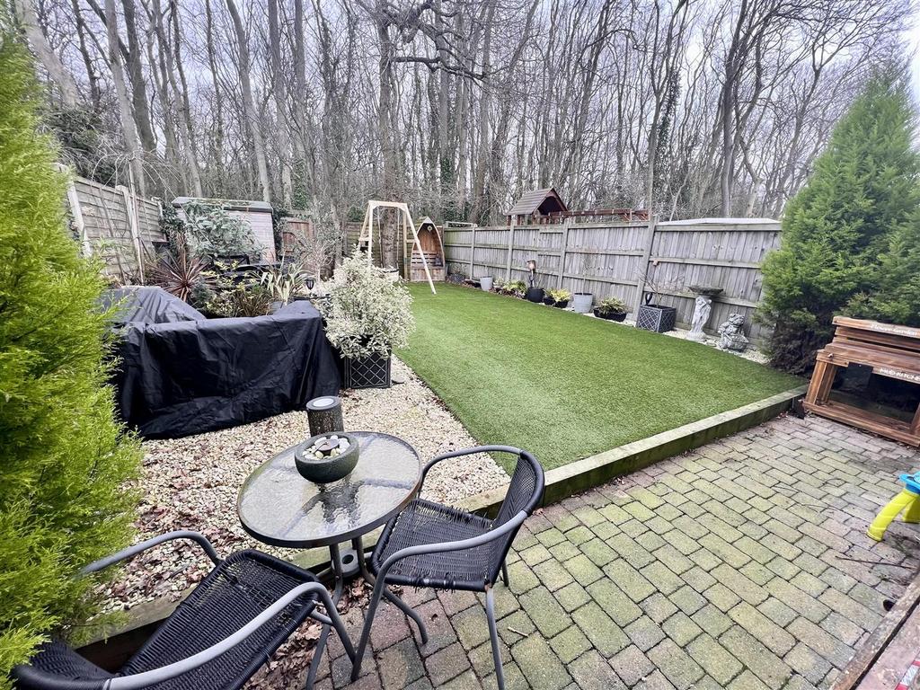 Dunton Hall Road, Shirley, Solihull 3 bed semi-detached house - £379,950