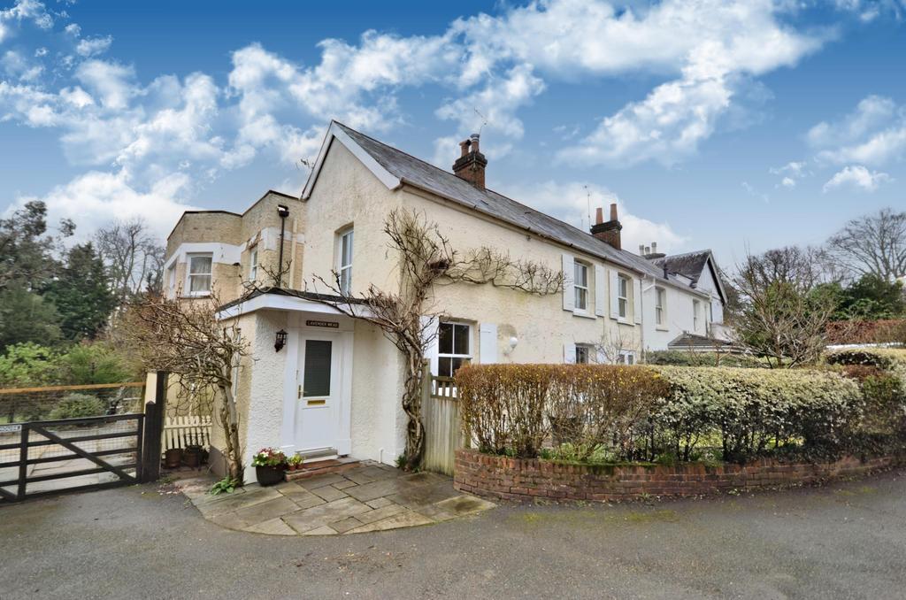 Lavender Lane, Rowledge, Farnham... 2 bed house - £1,800 pcm (£415 pw)