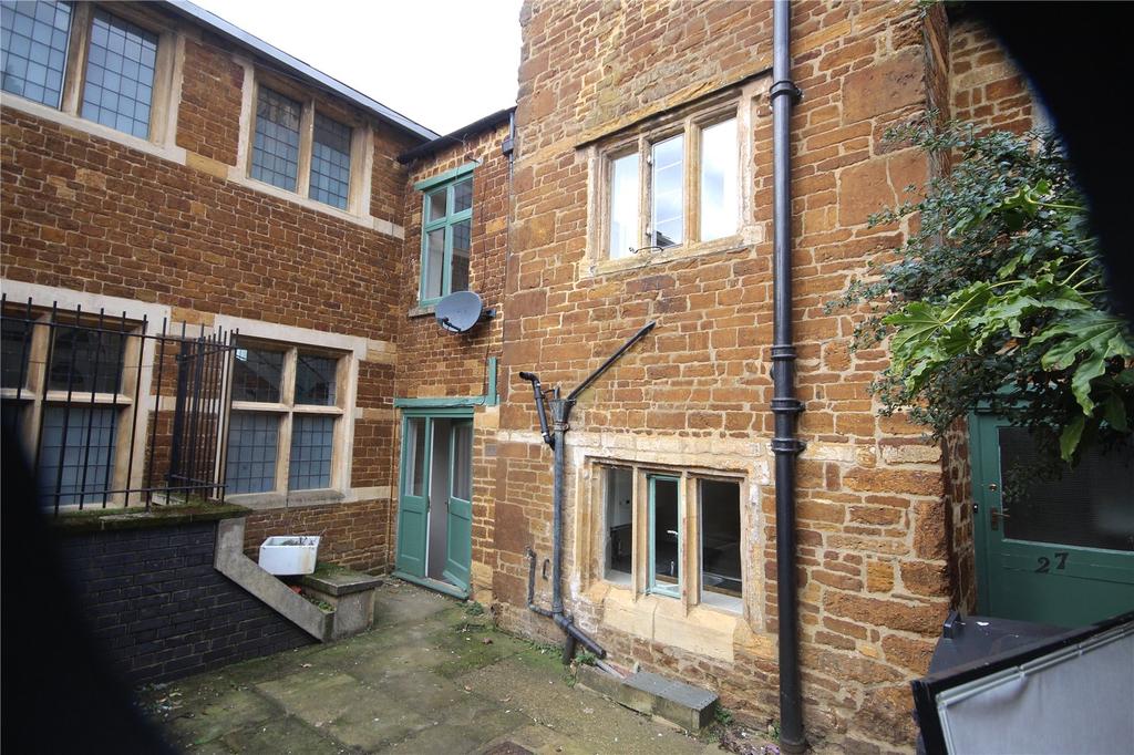 Church Street, Wellingborough, NN8 3 bed semi-detached house - £825 pcm ...
