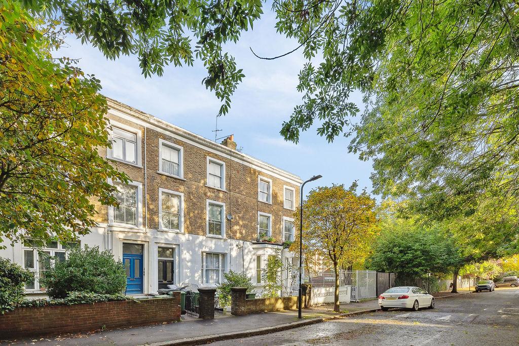 Langtry Road, St Johns Wood NW8 2 bed flat - £450,000