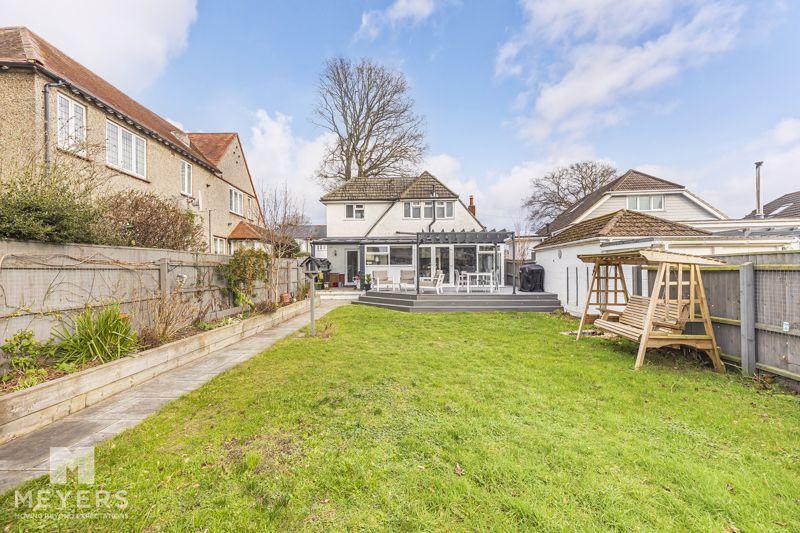 The Grove, Christchurch, BH23 3 bed detached bungalow for sale - £595,000