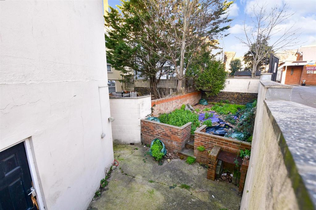 Cheriton Road, Folkestone, Kent 3 bed end of terrace house - £240,000