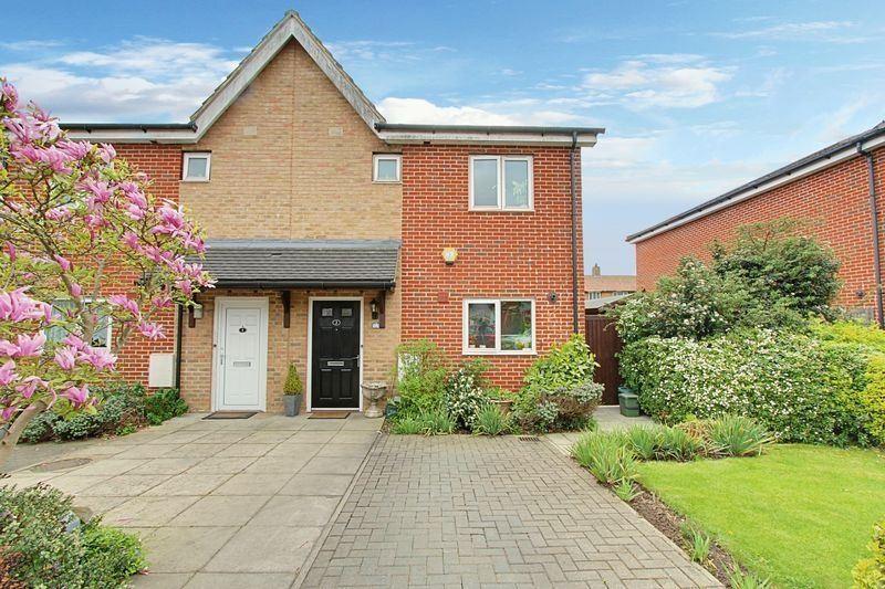 Northolt Ub5 3 Bed Semi Detached House £2 400 Pcm £554 Pw