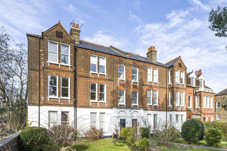 Larkhall Rise London SW4 1 bed apartment - £1,650 pcm (£381 pw)
