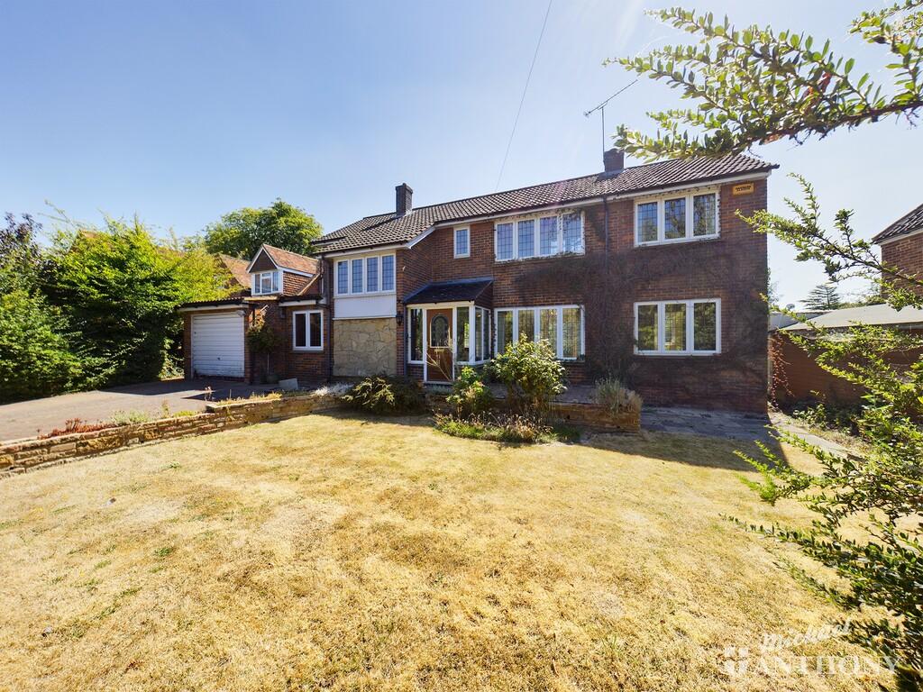 Marsh Lane, Stoke Mandeville 4 bed detached house - £700,000