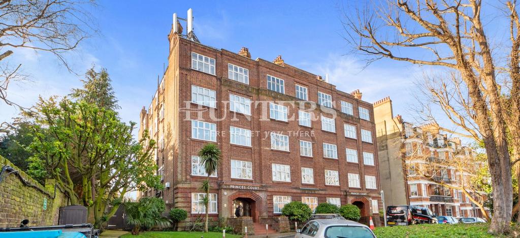 Shoot Up Hill, London, NW2 2 bed flat - £515,000