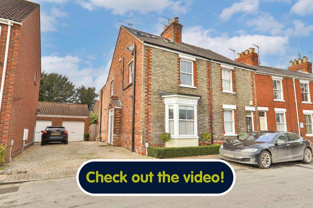 Long Lane, Beverley, HU17 0NH 3 bed end of terrace house - £420,000
