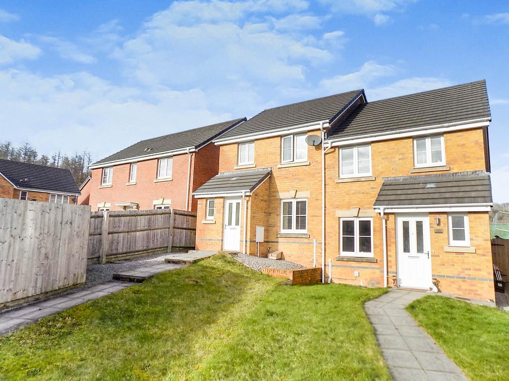 Clos Pwll Clai Tondu Bridgend 3 Bed Semi Detached House £204 950