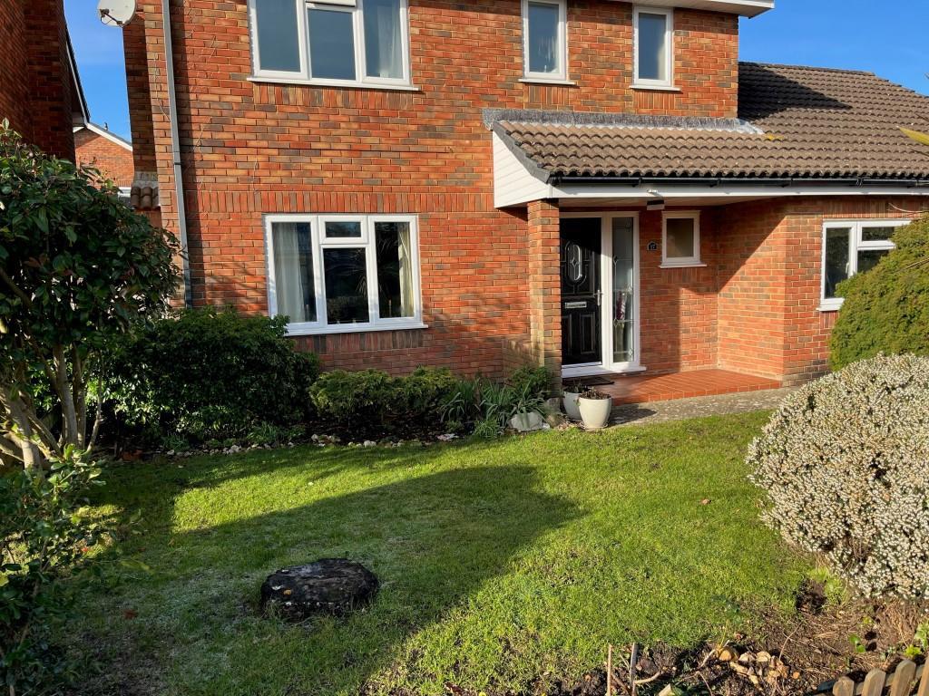 Springvale Avenue, Littledown... 4 bed detached house - £1,600 pcm (£ ...