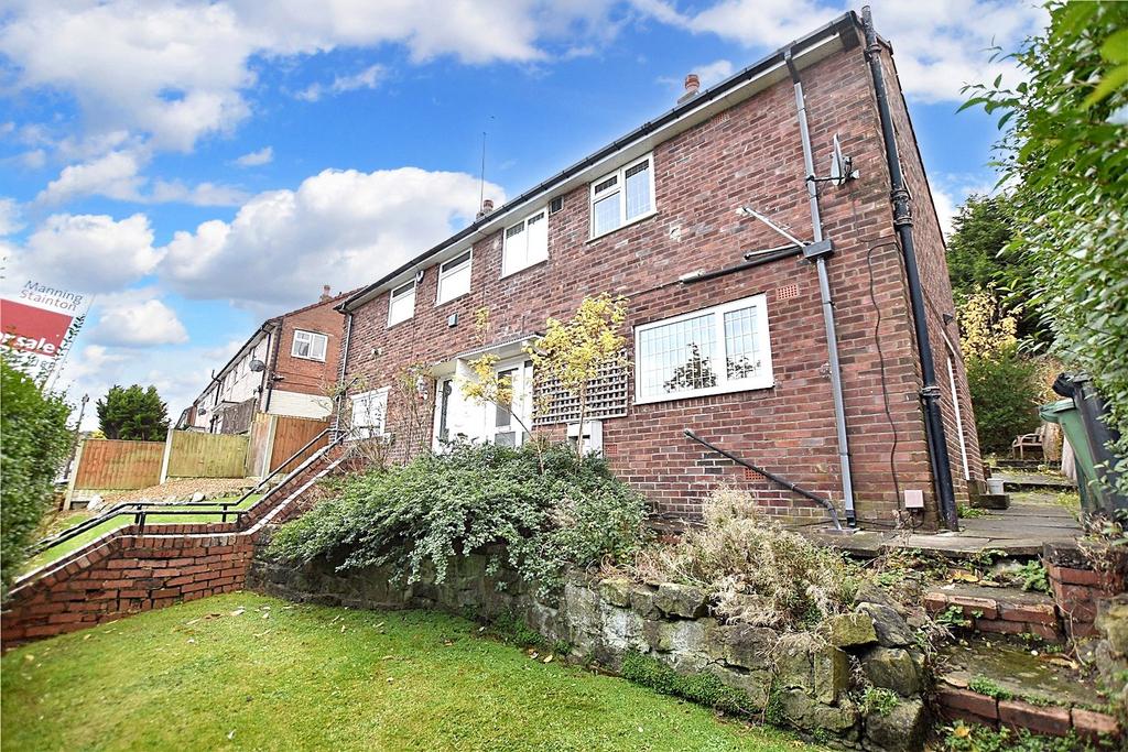 St. James Walk, Horsforth, Leeds 3 bed semi-detached house - £200,000