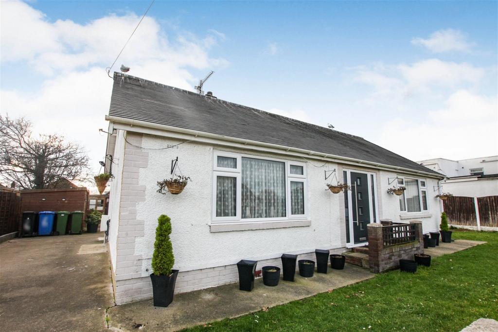 6 Ceg Y Ffordd, Prestatyn, Denbighshire LL19 7YE 3 bed bungalow for ...
