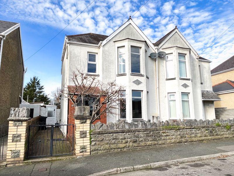 Pale Road, Skewen, Neath, SA10 6BW 3 bed semi-detached house - £189,950