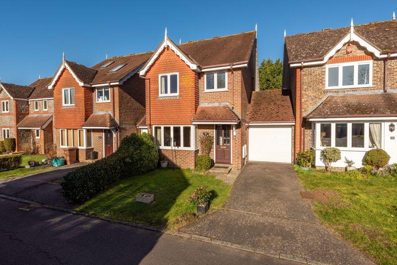 Effingham 2 bed link detached house - £535,000