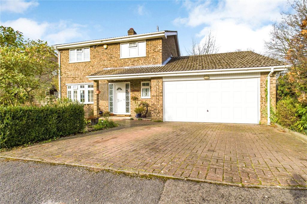 Sun Gardens, Burghfield Common, Reading, Berks, RG7 4 bed detached ...