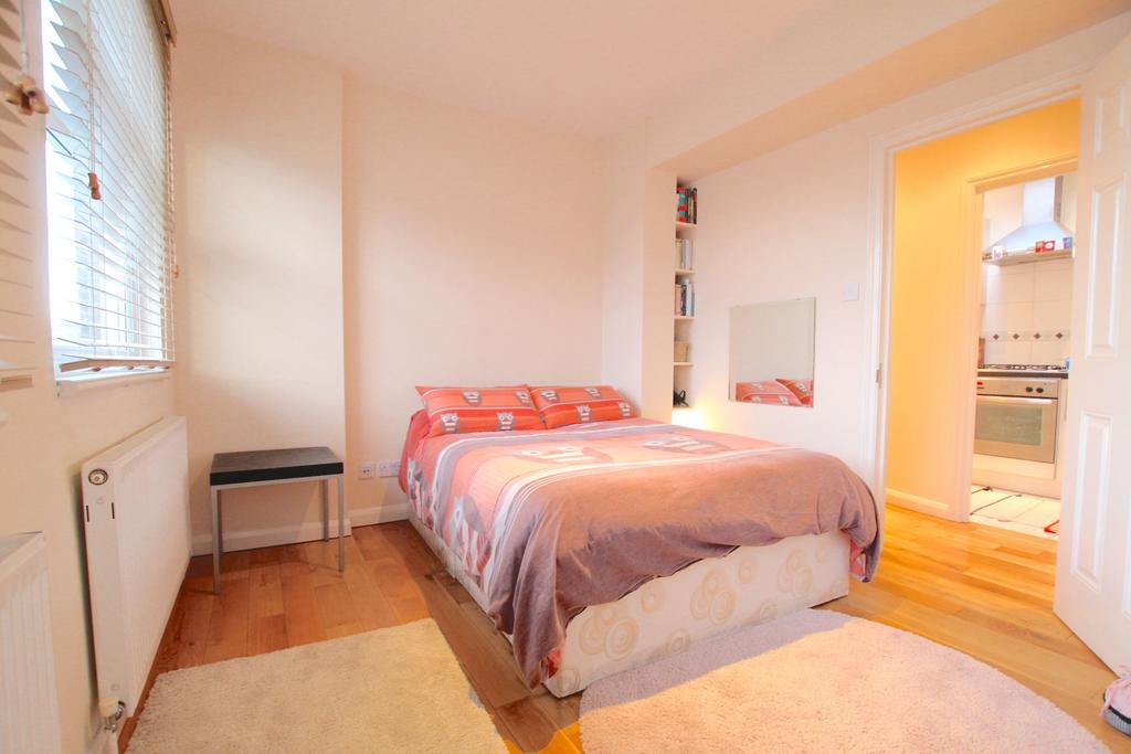 High Road, London N2 1 bed flat - £1,500 pcm (£346 pw)