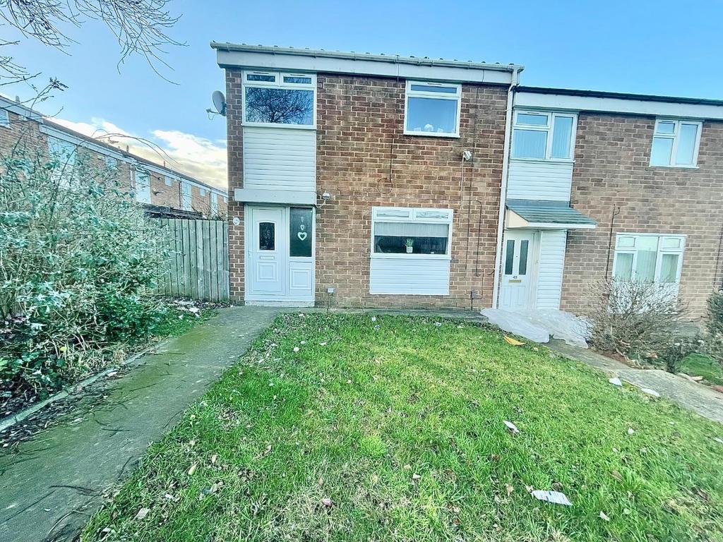 Moorcock Close, Middlesbrough 3 bed end of terrace house - £82,000