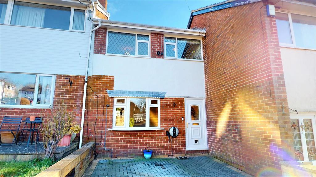Stephen Close, Northowram, Halifax 3 bed terraced house - £200,000
