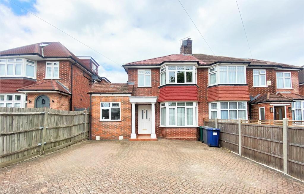 Hillside Grove, Mill Hill, NW7 4 bed house for sale - £950,000