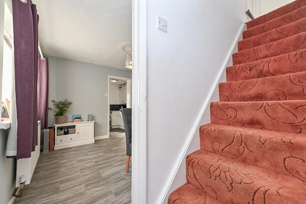 Colenutts Road, Ryde 2 bed semi-detached house - £230,000