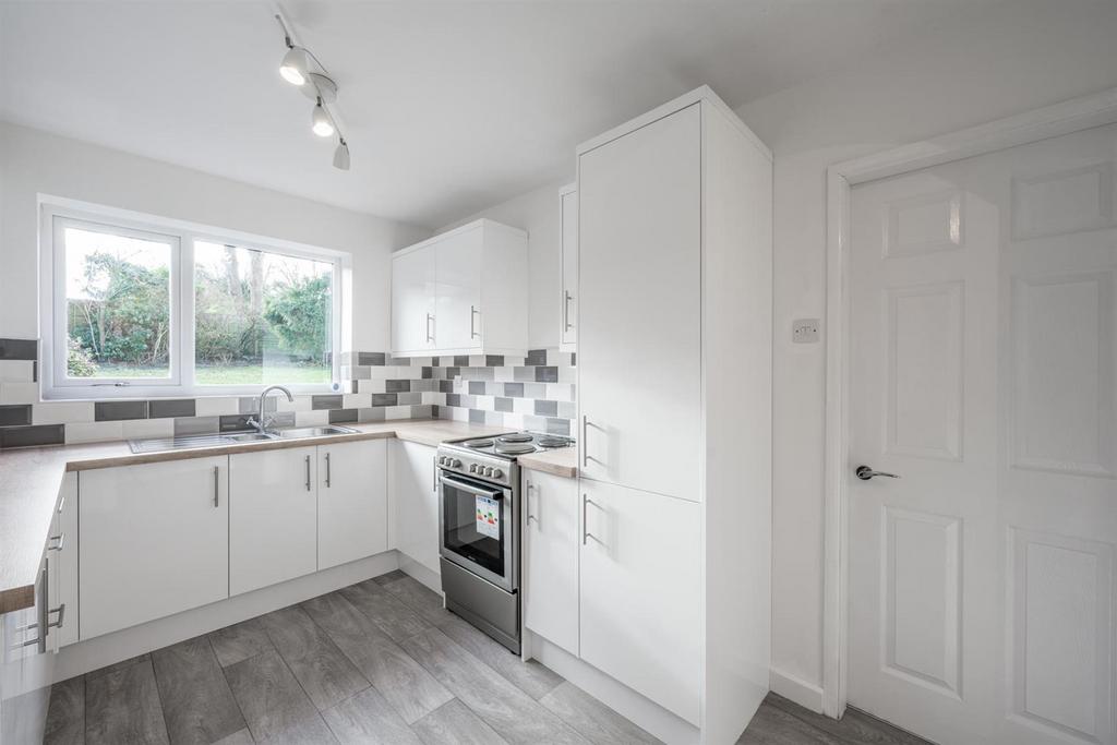 Colshaw Road, Norton, Stourbridge... 4 bed detached house - £400,000
