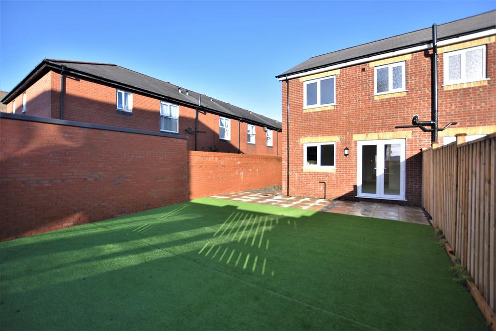 Paley Close, Barrow in Furness 3 bed townhouse - £900 pcm (£208 pw)