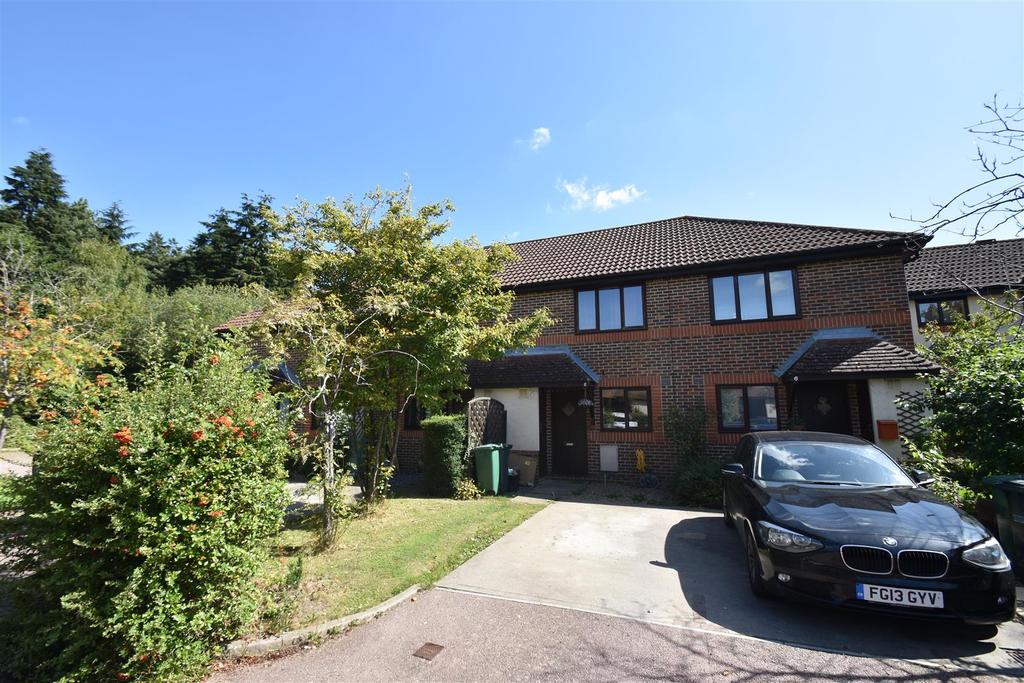 Copse Lane, Horley 2 bed terraced house - £1,350 pcm (£312 pw)