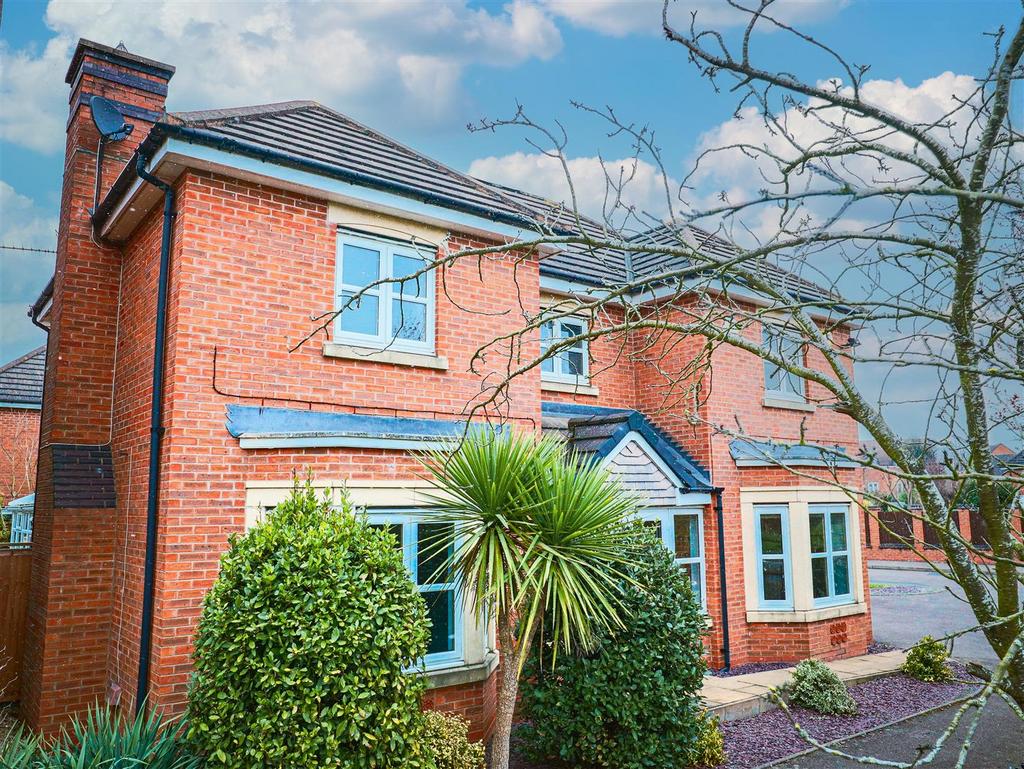 Canberra Way, Burbage 4 bed detached house - £1,750 pcm (£404 pw)