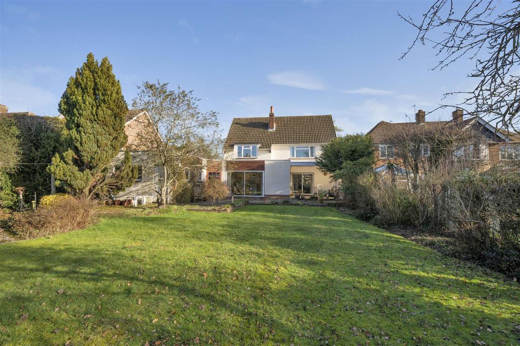 Kimbolton Road, Bedford 3 bed detached house - £600,000