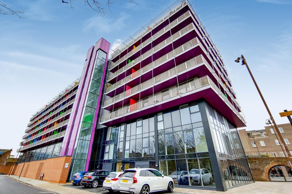 Carriage Way, London, SE8 2 bed apartment for sale - £450,000