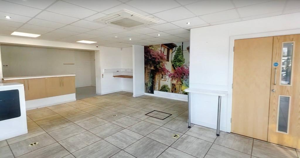 Howard Way, Interchange Park MK16 Cafe - £1,800 pcm (£415 pw)