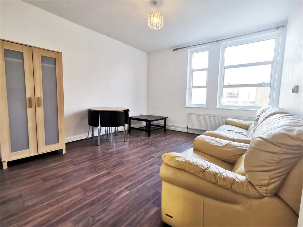 The Broadway, UB6 1 bed flat - £1,250 pcm (£288 pw)