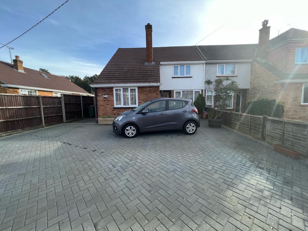 Sandhurst, Berkshire, GU47 4 bed semi-detached house - £465,000