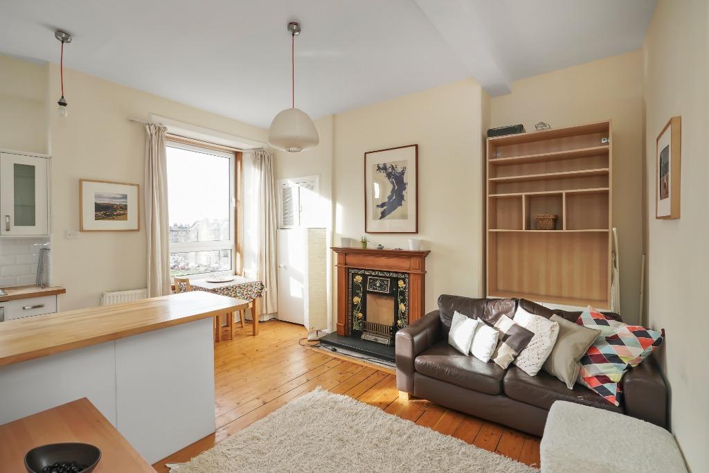 Harrison Road, Shandon, Edinburgh, EH11 2 bed flat - £1,100 pcm (£254 pw)