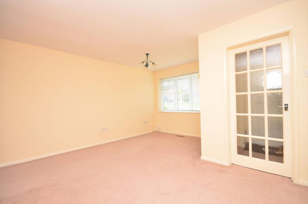 Lynwood, Guildford, GU2 3 bed semi-detached house - £2,000 pcm (£462 pw)