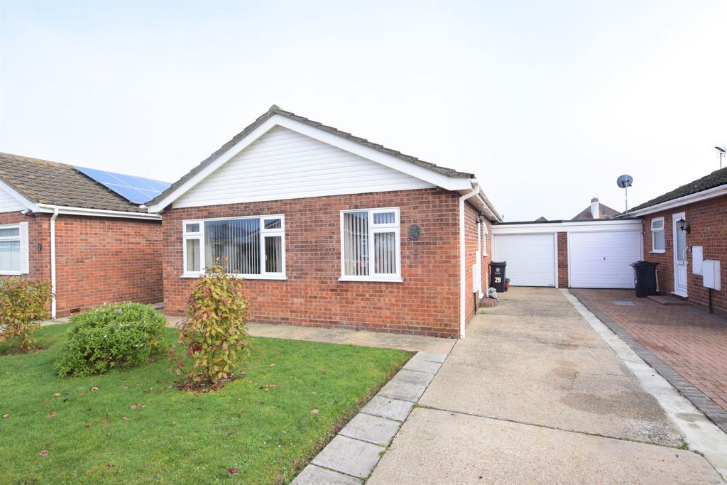 Gainsborough Close, Clacton-on-Sea 2 bed detached bungalow - £295,000