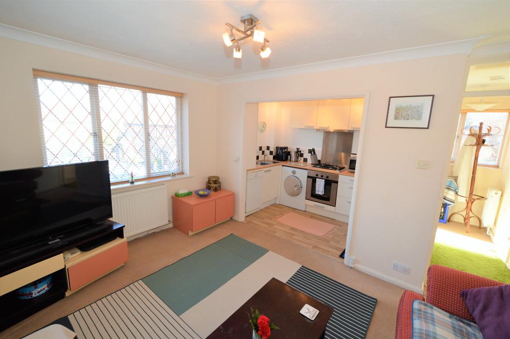 Horsebrass Drive, Bagshot 1 bed maisonette - £200,000